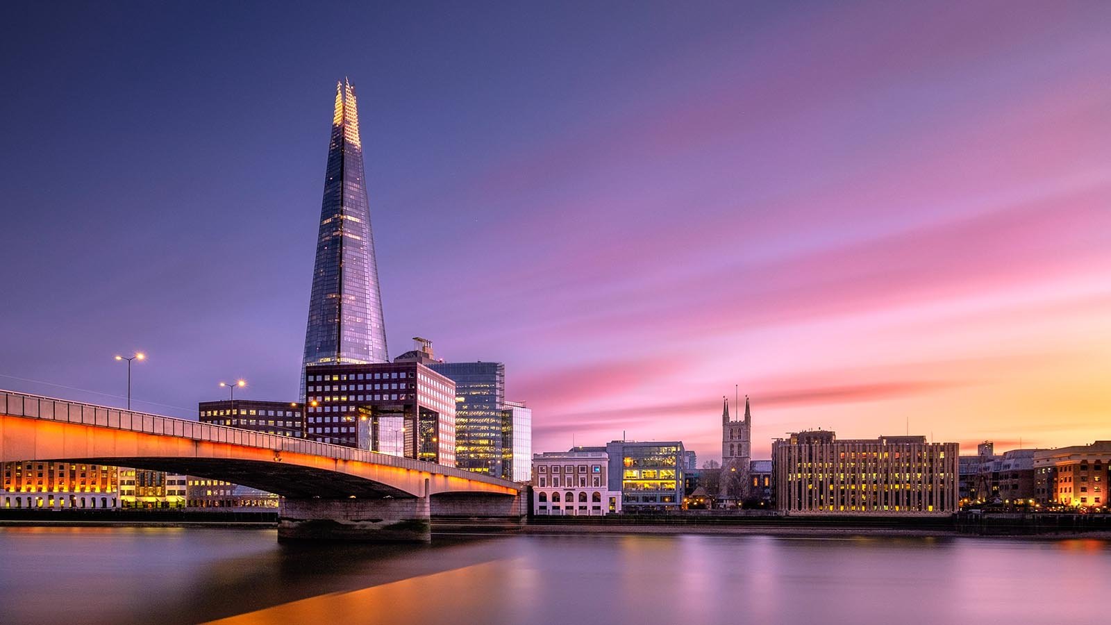 Top Tourist Attractions at World-Famous London Bridge